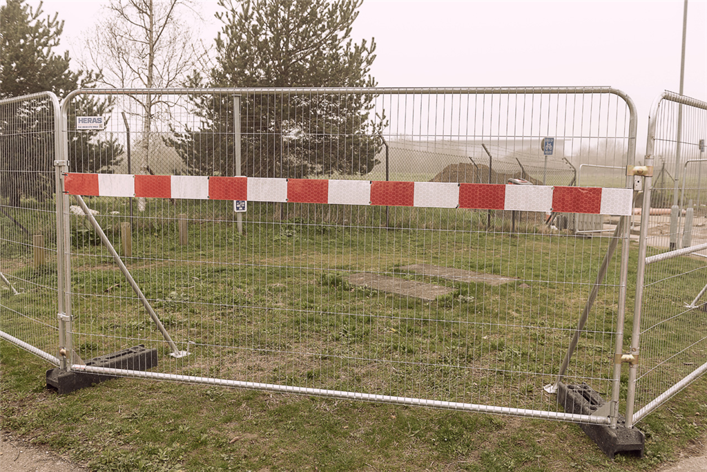 Hoarding Contractors & Steel hoarding contractors UK | Heras Mobile ...